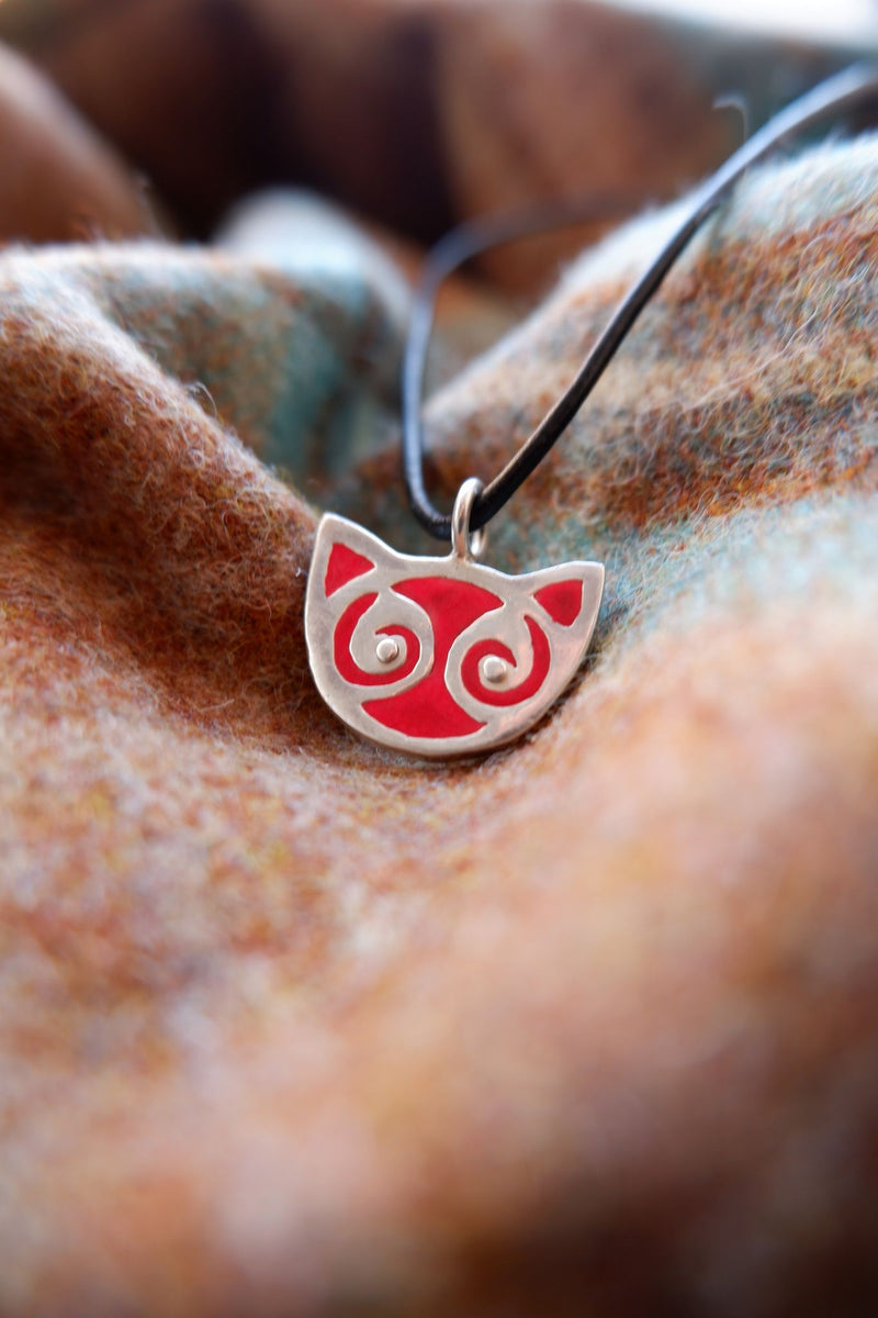 Snowdon bowl cat pendant with enamel – Caledonian Forge