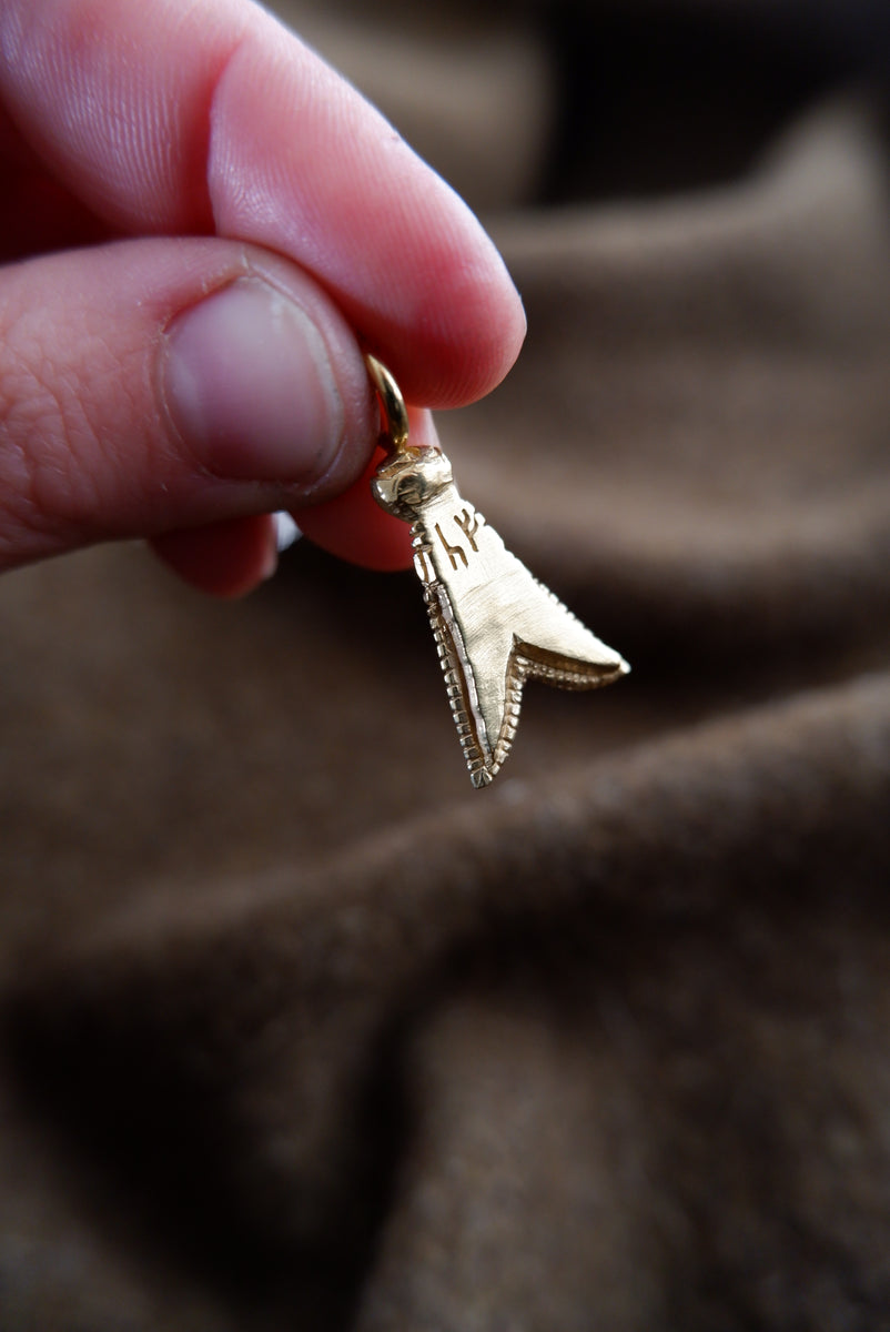 Merovingian bee pendant from the tomb of Childeric I – Caledonian Forge